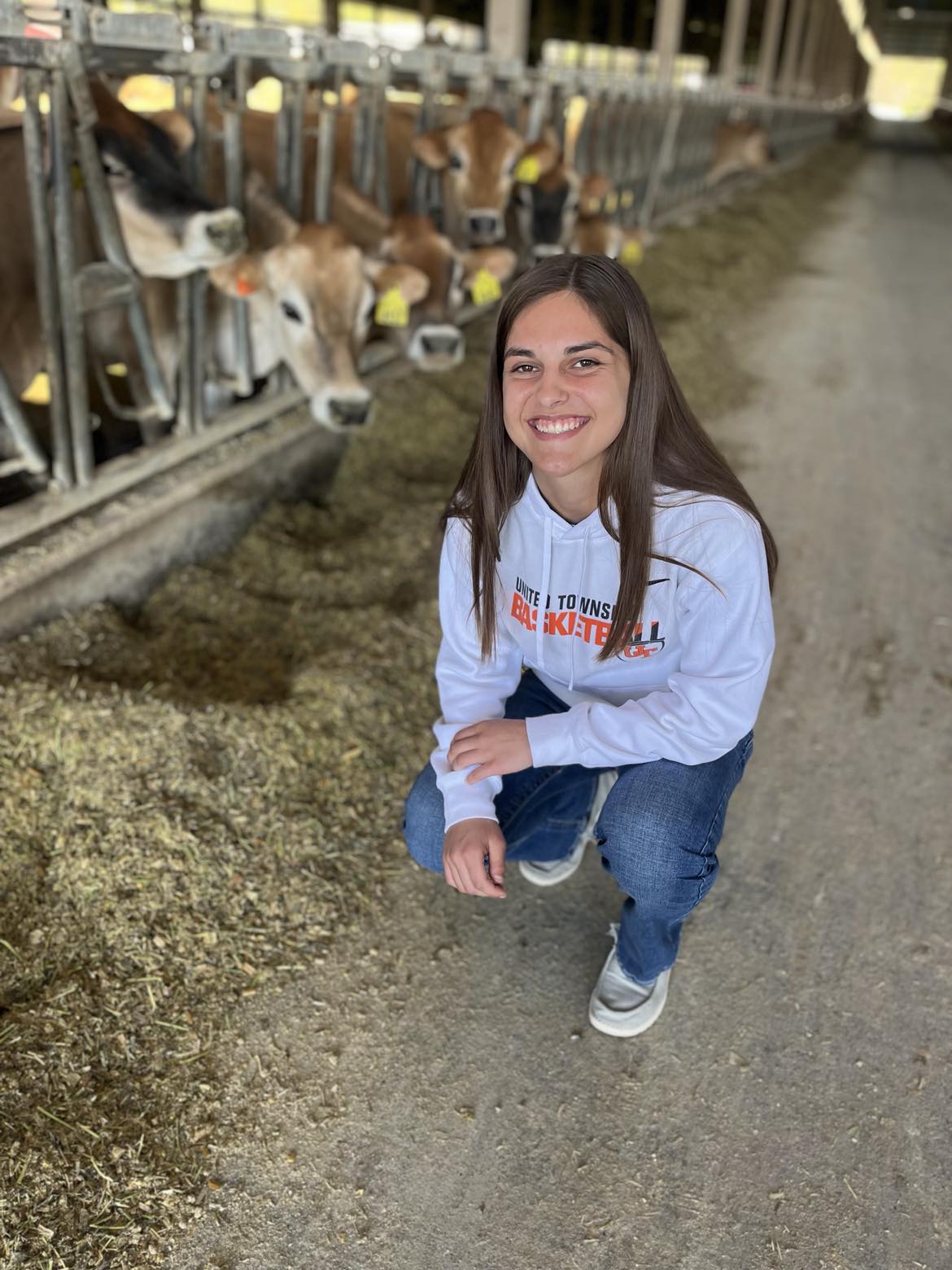 Illinois Farmer’s Daughter Kicks Off Undeniably Dairy Cheese Pull ...