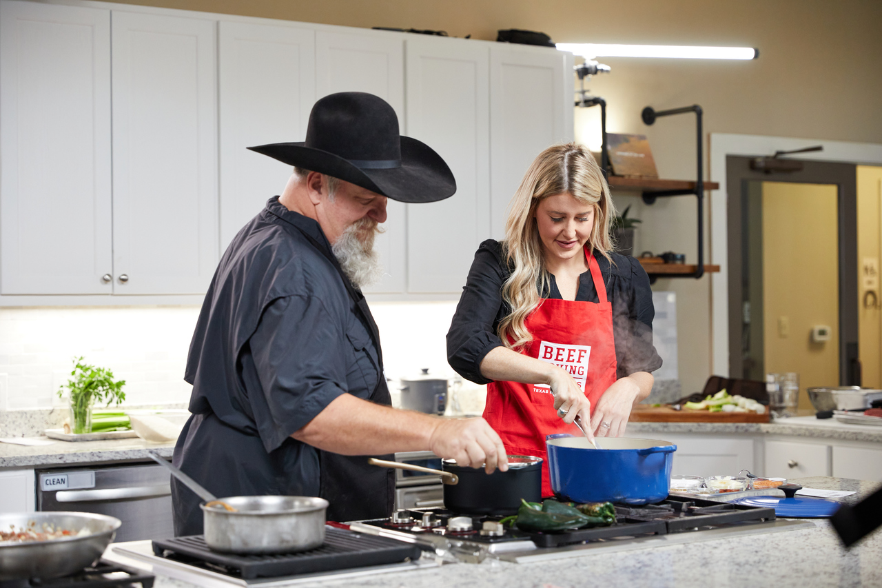 Two Finalists for ‘Ultimate Beef Loving Texan’ Crown | Drovers