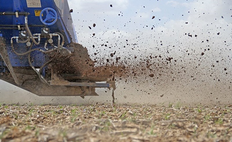 Got Chicken Litter? Pot of Soil Health in Poultry Waste | AgWeb