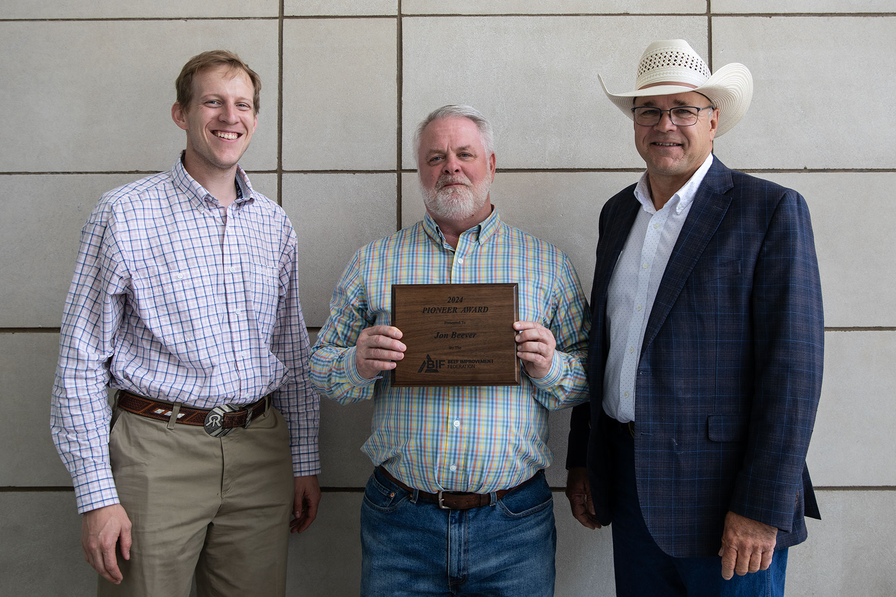 Beever Presented BIF Pioneer Award | Drovers