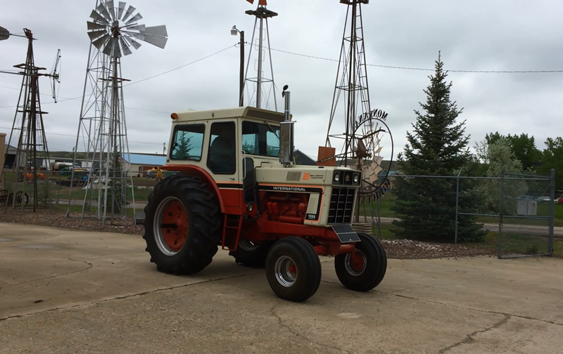 International Harvester 1066 Tractor