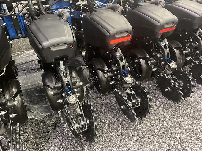 Kinze Introduces New 5000 Series Row Unit at the Heart of Two New ...