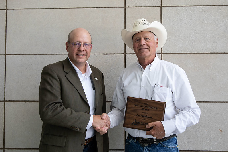 Mushrush Presented BIF Continuing Service Award | Drovers