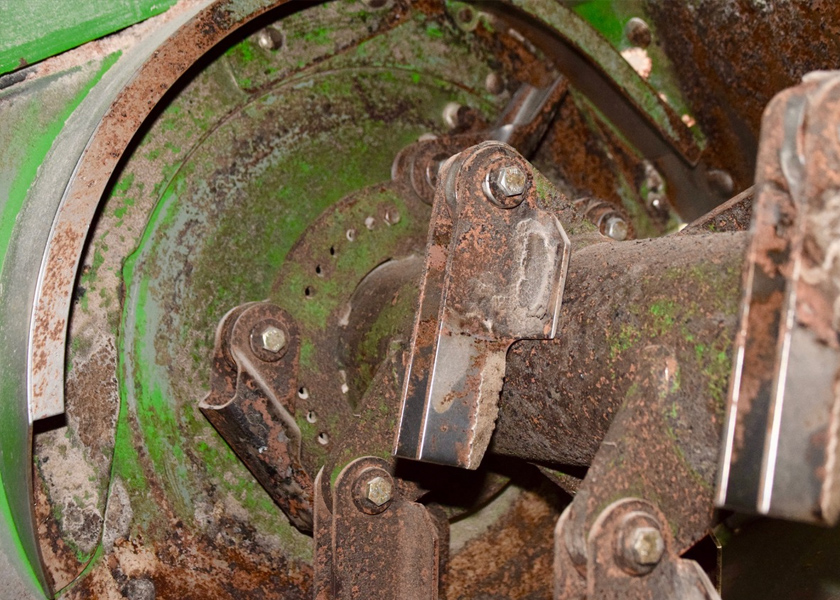 Don’t Overlook These 5 Wear Points On High-Hour Combines | AgWeb